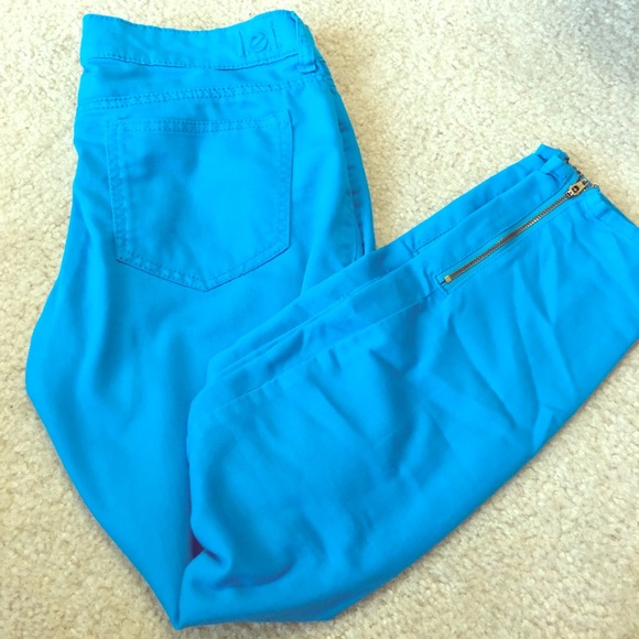 lei | Pants & Jumpsuits | Capri 9 First Picture More Accurate Coloring ...